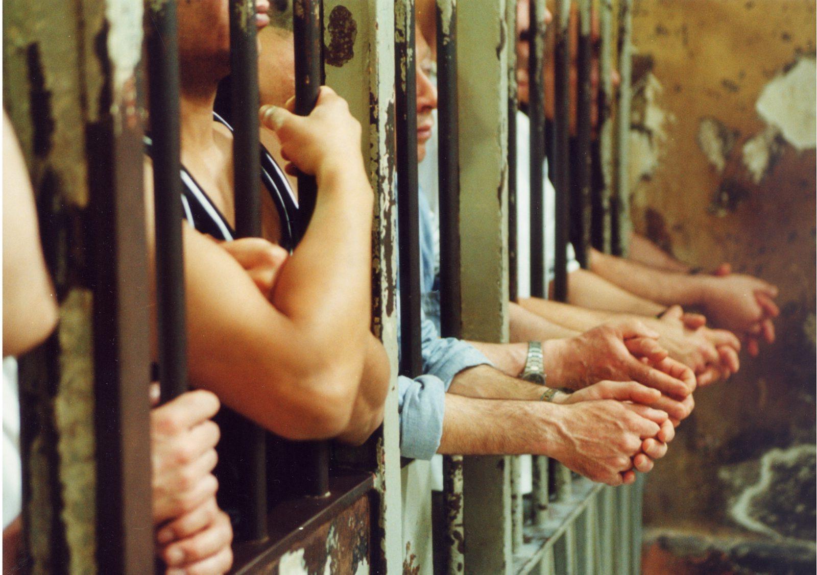 Arrestato il detenuto evaso dal carcere di Marassi, Lega Nord: "Servono ...